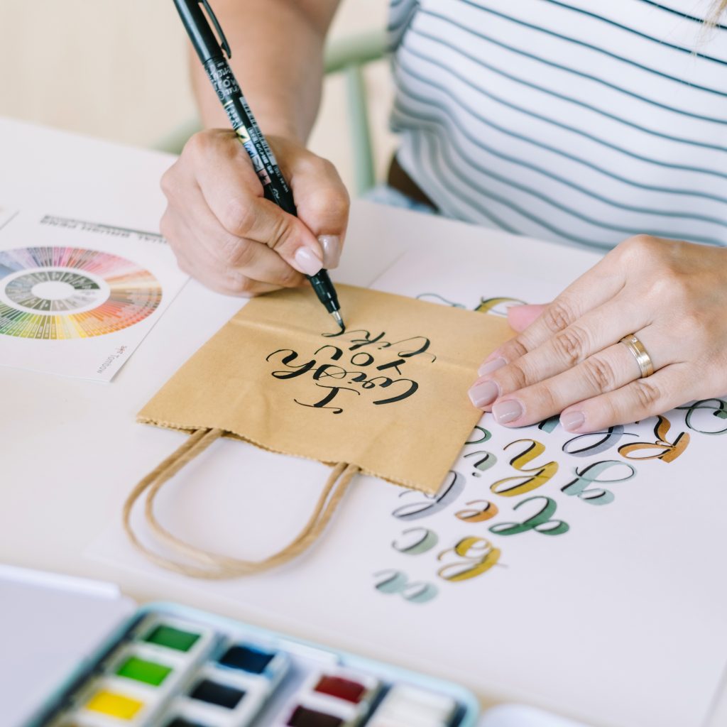 Curso lettering en video - Letras Creativas